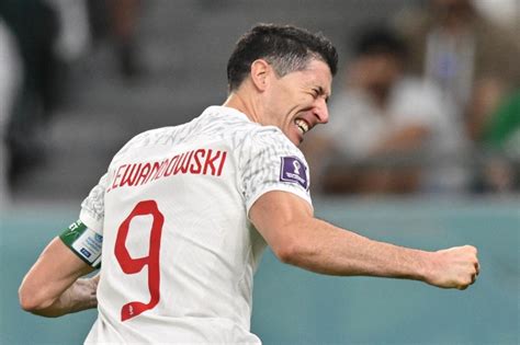 Robert Lewandowski convirtió el gol 2600 de los Mundiales El Gráfico