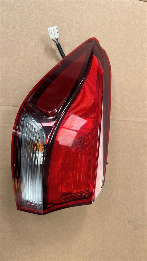 HYUNDAI I30 2017 KOMBI LAMPA TYL LEWA ZWYKLA 92401 G4200 za 179 zł z