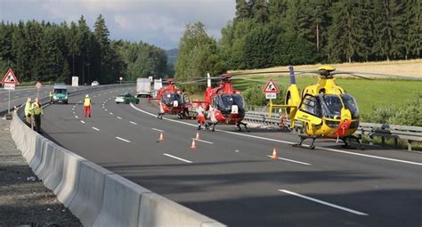 Eine Rettungsgasse Bilden So Machen Sie Alles Richtig