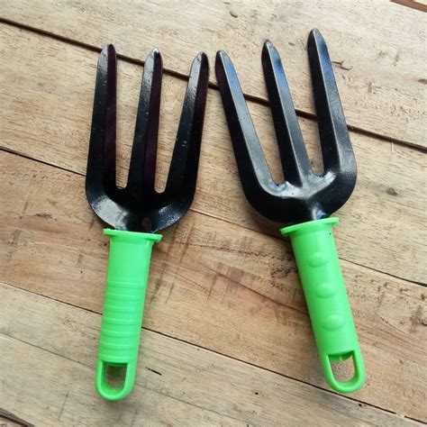 Jual Peralatan Berkebun Garpu Penggaruk Taman Mini Kebun Berkebun
