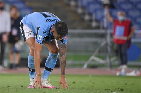 Lazio Infortunio Correa Lesione Al Legamento Collaterale Del Ginocchio