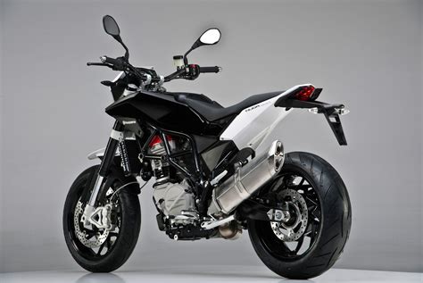 HUSQVARNA Nuda 900 2011 2012 Specs Performance Photos Autoevolution