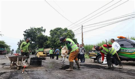 Targetkan Perbaikan Jalan Rusak Di Lumajang Rampung Sebelum Lebaran