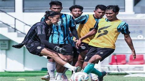 Arema FC Masih Di Zona Degradasi Laga Lawan Persik Kediri Kembali