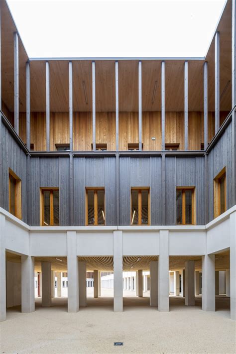 Lyc E Montecristo Huit Et Demi Wood Architecture Concept