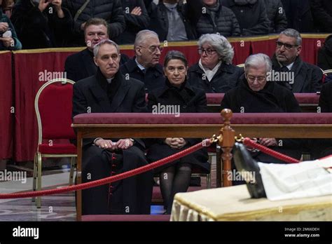 Vatikan Vatikan 02 Januar 2023 Erzbischof Georg Gänswein betet vor