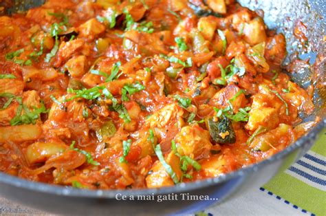 Piept De Pui In Sos De Rosii Si Legume