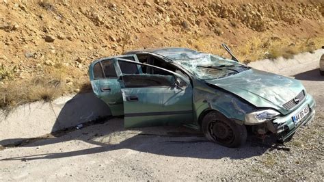 Malatya da kontrolden çıkan otomobil takla attı