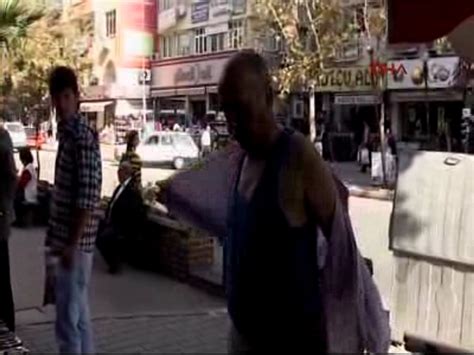 Kredi Kart Ma Duruyum Dedi Banka N Nde Soyundu Son Dakika Haberleri