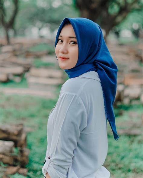 Potret Cantiknya Ratu AmbyarIndonesia Biodata Dan Profil Yeni Inka