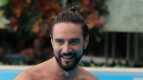 GF Vip Alex Belli Momento Intimo 5 Contro 1 Ecco Chi Lo Ha Scoperto