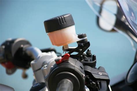 Cómo cambiar el líquido de frenos EPS Formación Motocicleta
