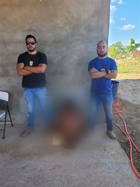 Foragido da justiça é preso escondido debaixo de lona em meio a