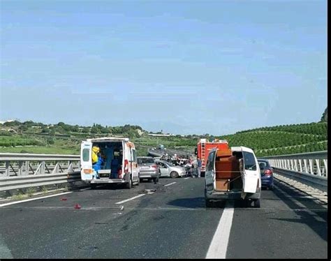 Incidente Sulla Siracusa Catania Un Ferito Grave In Ospedale