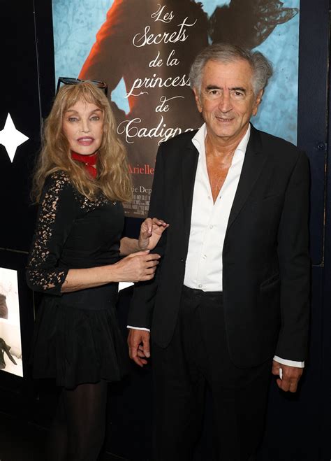 Photo Arielle Dombasle R Alise Et Joue Dans Le Film Les Secrets De
