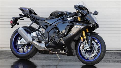 Yamaha YZF R1M Price Specs Mileage Colours Images