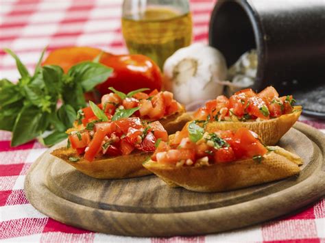 Receta e Pepës Brusketa me domate dhe djathë Kosova Sot