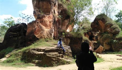 Jelajahi Bukit Kapur Arosbaya Sudut Eksotis Madura