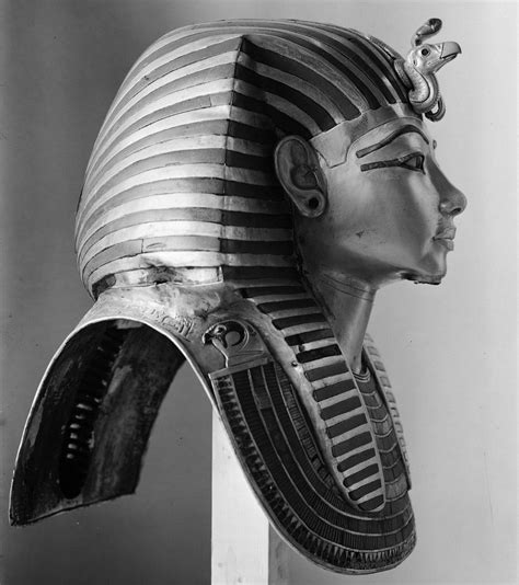 Discovering King Tutankhamun S Tomb Harry Burton S Photographs BBC News