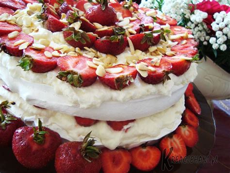 Tort Bezowy Z Truskawkami Kreacje Hani