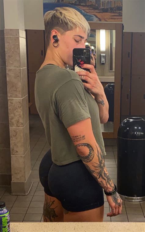 New Booty Selfie Rhearipley