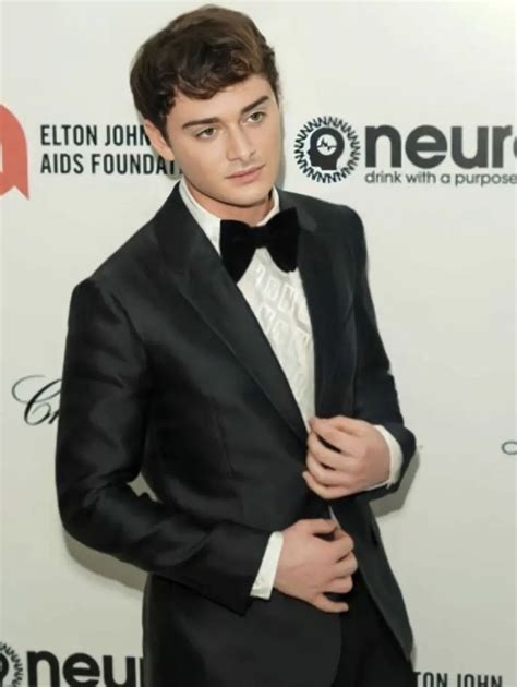 Noah Will Byers Schnapp Future Boyfriend Celebs Celebrities Elton