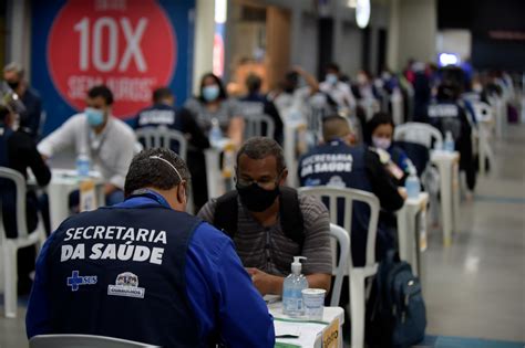 Guarulhos inicia a vacinação dos aeroportuários e imuniza 4 832