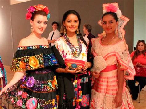 Muestran En Desfile Trajes Típicos De México El Sol De Cuautla Noticias