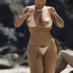 Amber Rose Pillada Haciendo Topless En Haw I La Biblioteta