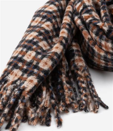 Cachecol Em Chenille Franjas E Estampa Xadrez Multicores