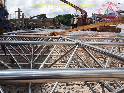 Báo giá thi công giàn không gian inox kết cấu thép mái nhịp lớn