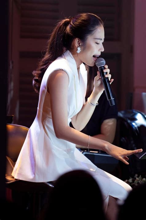 2 đôi chị em song sinh sao Việt Nam Em Nam Anh liên tục thi nhan sắc