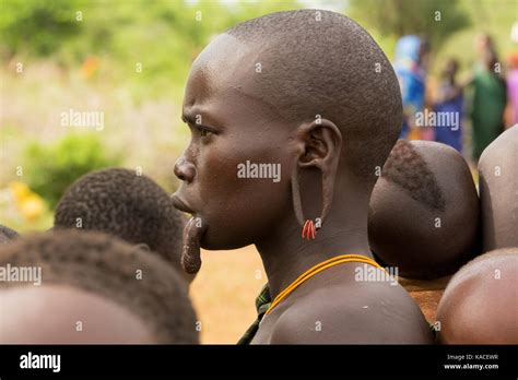 Bodi Tribe Men Celebrating Kael Ceremony Gurra Hana Mursi Omo Valley
