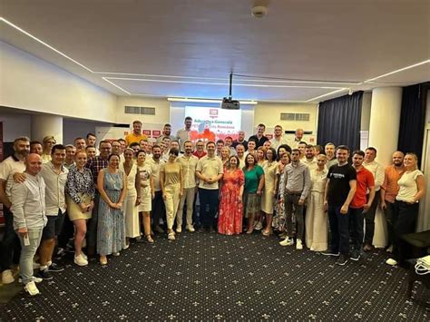 Opt C R Eni Au Reprezentat Jude Ul La Universitatea European De Var