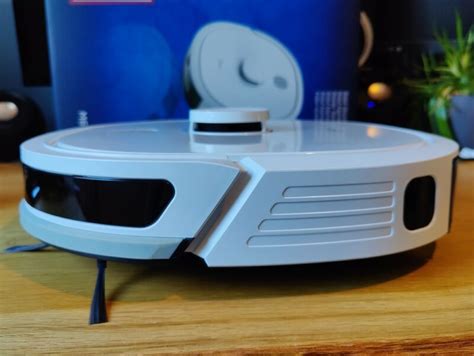 Test Midea M Robot Aspirateur D Entr E De Gamme