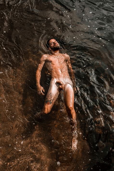 Pato Gets Naked PORNCEPTUAL