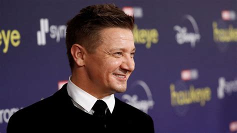 Jeremy Renner Ojo de Halcón en Marvel en estado crítico tras un