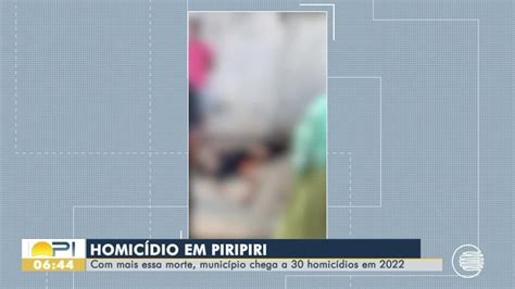 Jovem De Anos Morto A Tiros Em Rua Do Centro De Piripiri
