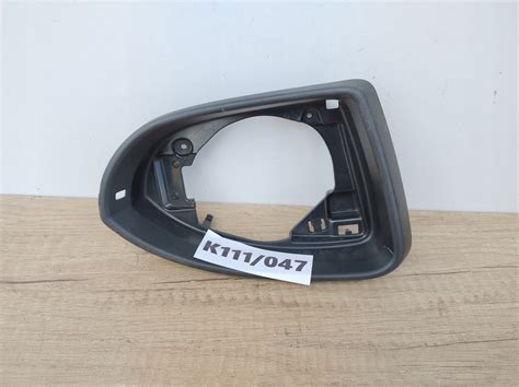 PRAWA OBUDOWA LUSTERKA RAMKA VW GOLF 7 VII 5G0857602A za 40 zł z Góra