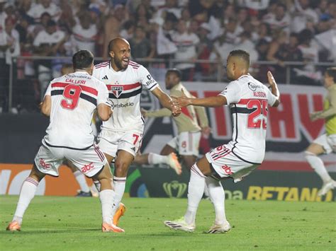 Final definida São Paulo e Flamengo vencem Corinthians e Grêmio e