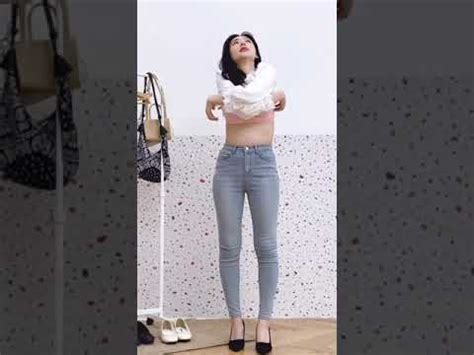 Vlxx Em gái tây bikini trắng khoe hàng Viet69 XXX