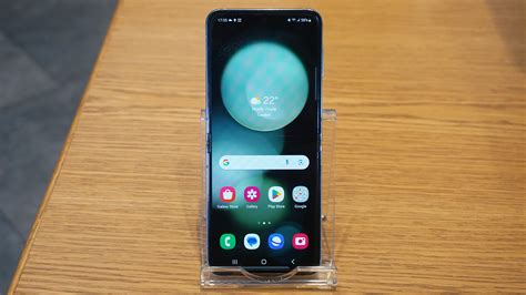 Samsung Galaxy Z Flip Review Slimmed Down