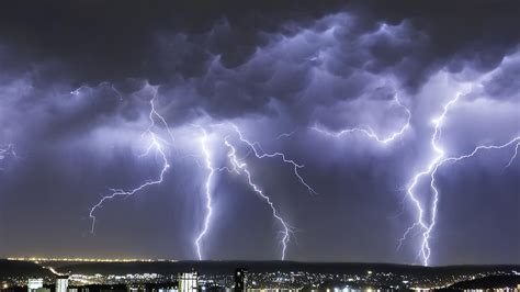 VIDEO Avertizare meteo ANM de fenomene extreme în aproape toată ţara