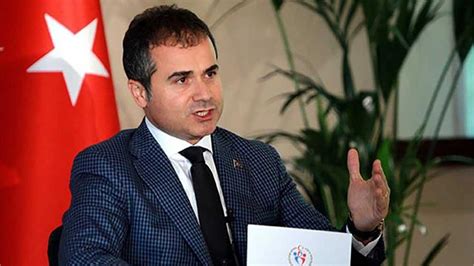Eski bakan Suat Kılıç AK Parti den istifa etti