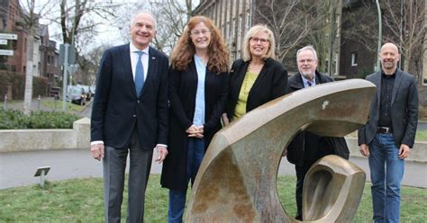 Neue Stiftung Marie Grenzenlos Am Marie Curie Gymnasium