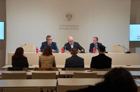 La UGR suscribe un acuerdo con la Asociación Española contra el Cáncer
