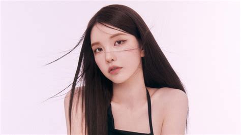 A Look At YouTuber Singer And Park Seo Joon S Rumoured Girlfriend Xooos