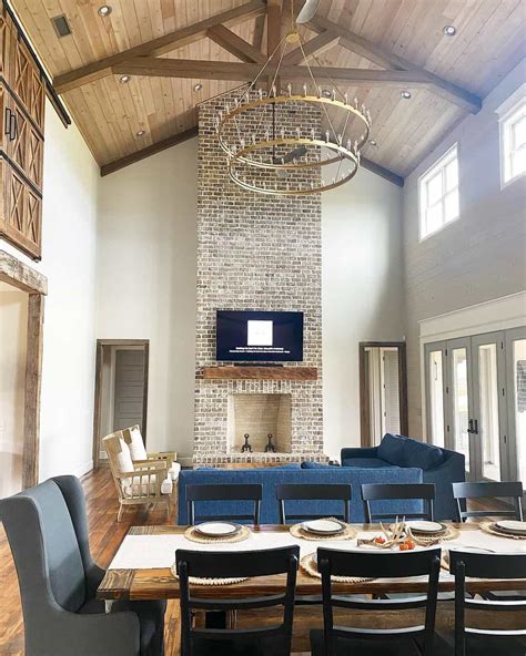 Vaulted Grand Room Ceilings With Exposed Trusses Soul Lane