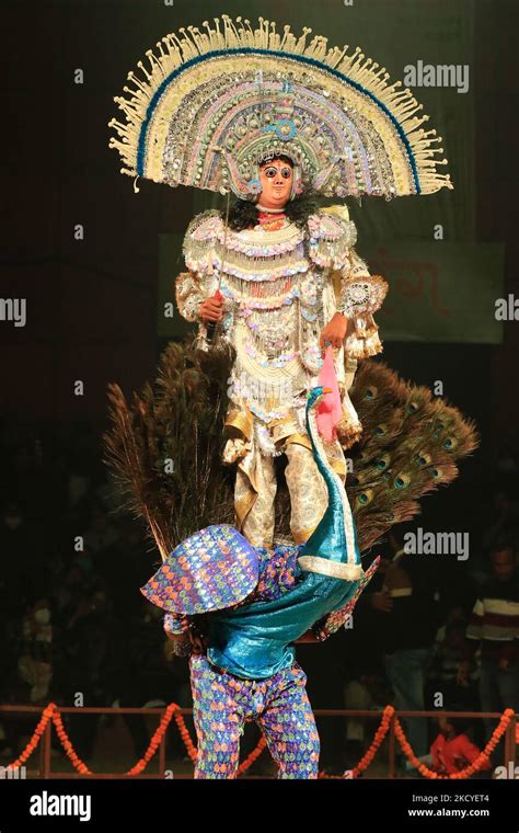 Traditional Manbhum Chhau Dance Hi Res Stock Photography And Images Alamy