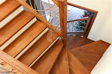 Schody z balustradą ze stali nierdzewnej Helta pl PRODUCENT